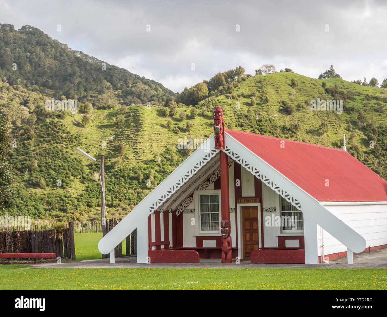 Maori marae meeting house hi-res stock photography and images - Alamy