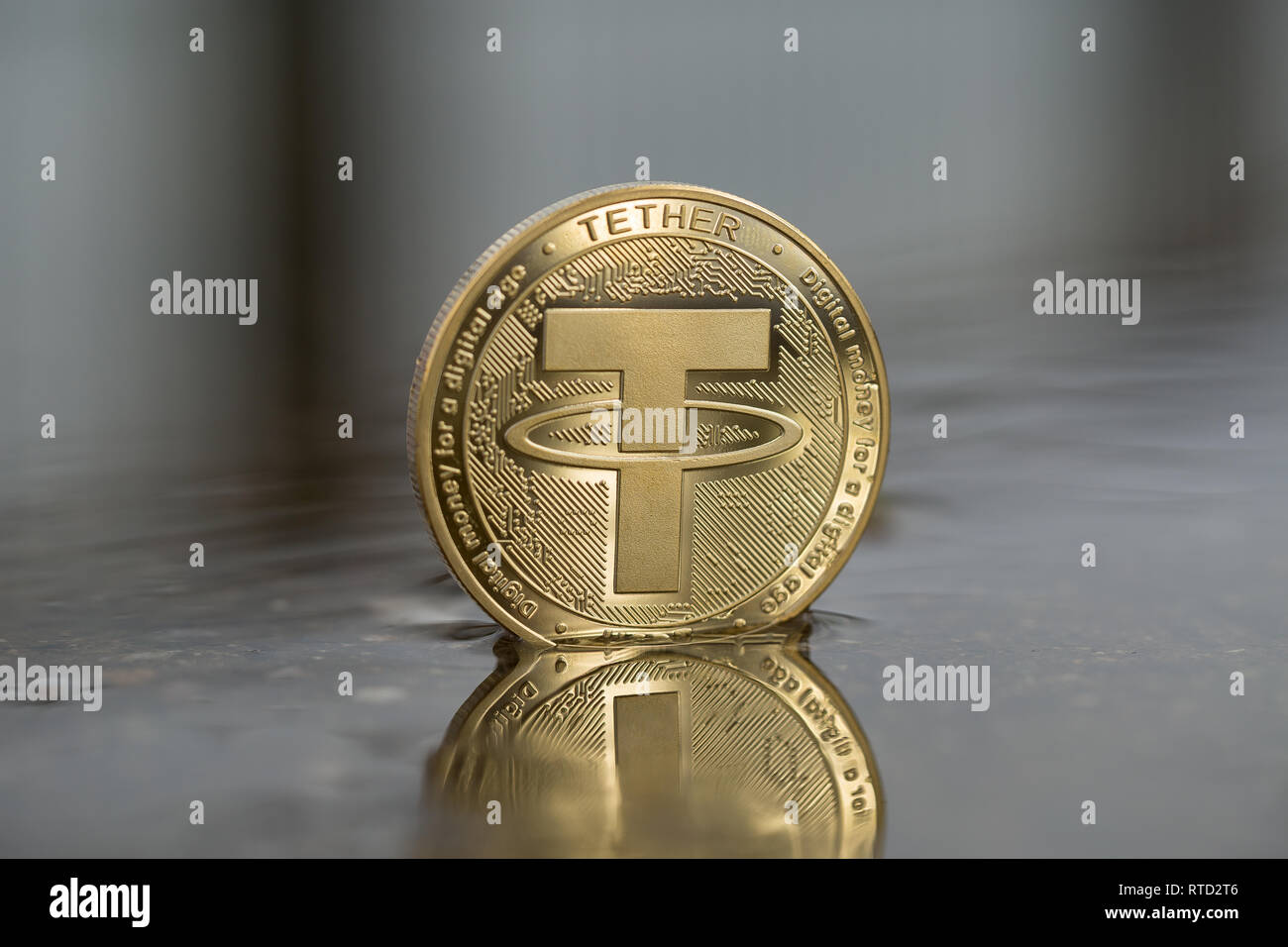 Digital dollar transfer hi-res stock photography and images - Alamy