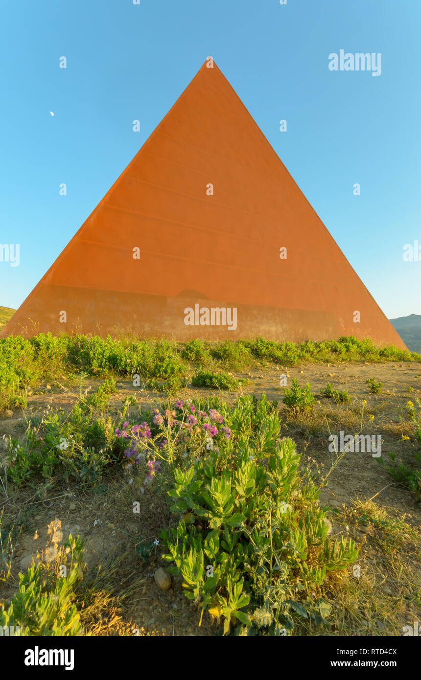 Pyramid of 38th Parallel, the tenth work of Fiumara d'Arte, iron ...