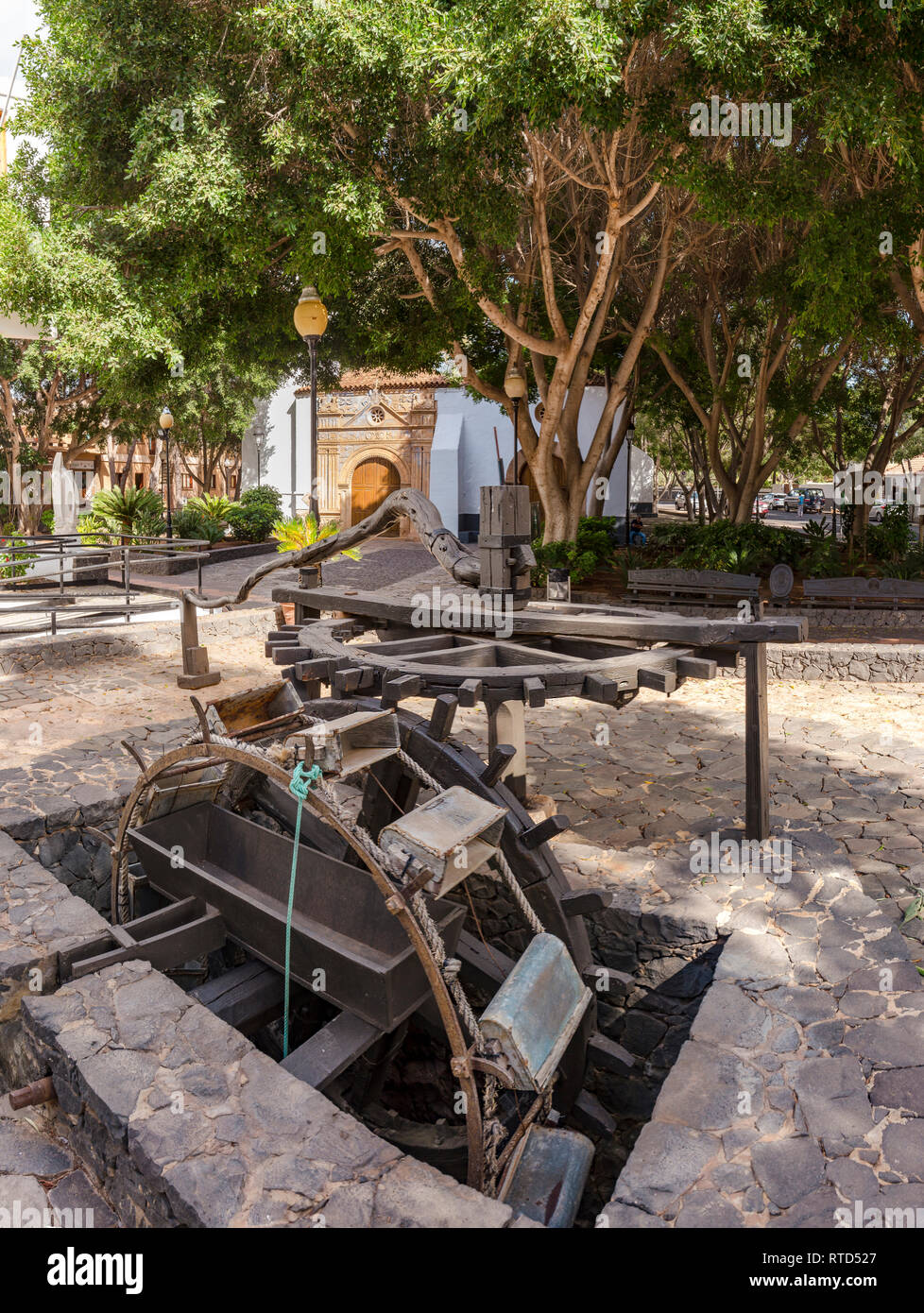 Driven well hi-res stock photography and images - Alamy