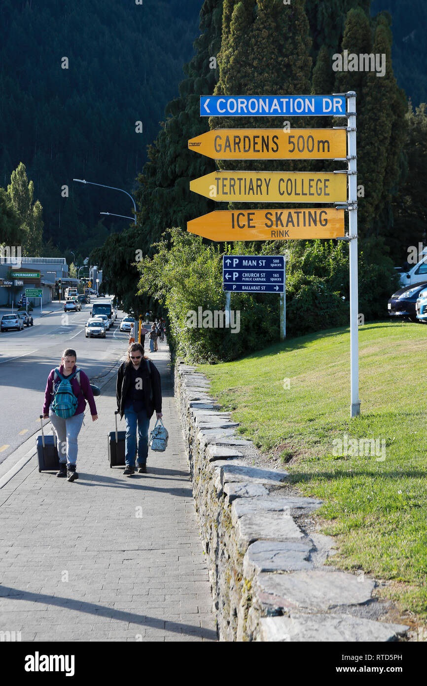 Coronation street sign hi-res stock photography and images - Alamy