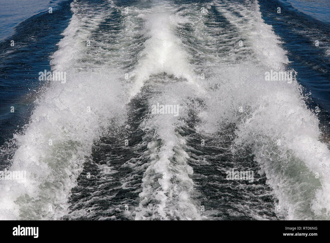 Catamaran wake pattern at full speed on Lake Te Anau, Southlands, New ...