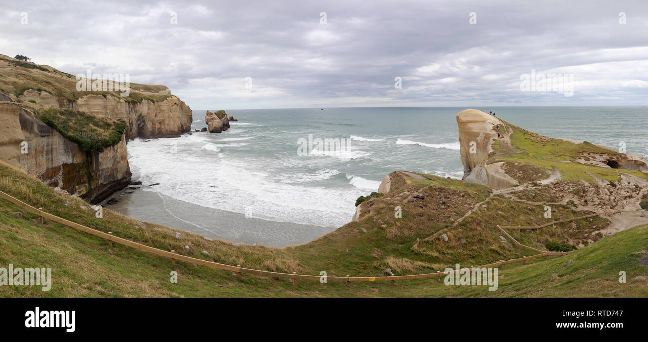 High resolution panoramic of Tunnel Beach, Dunedin, Otago, New Zealand ...