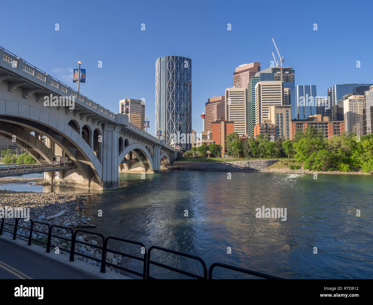 Calgary skyline hi-res stock photography and images - Alamy