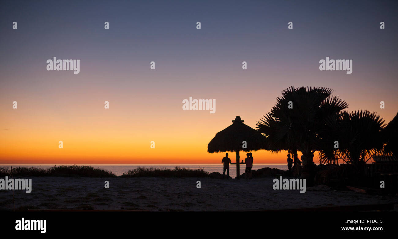 Gulf of mexico sunset hi-res stock photography and images - Alamy
