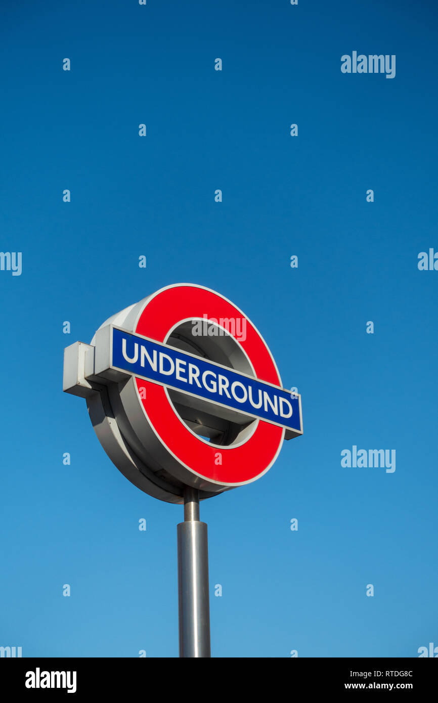 3d london tube sign hi-res stock photography and images - Alamy