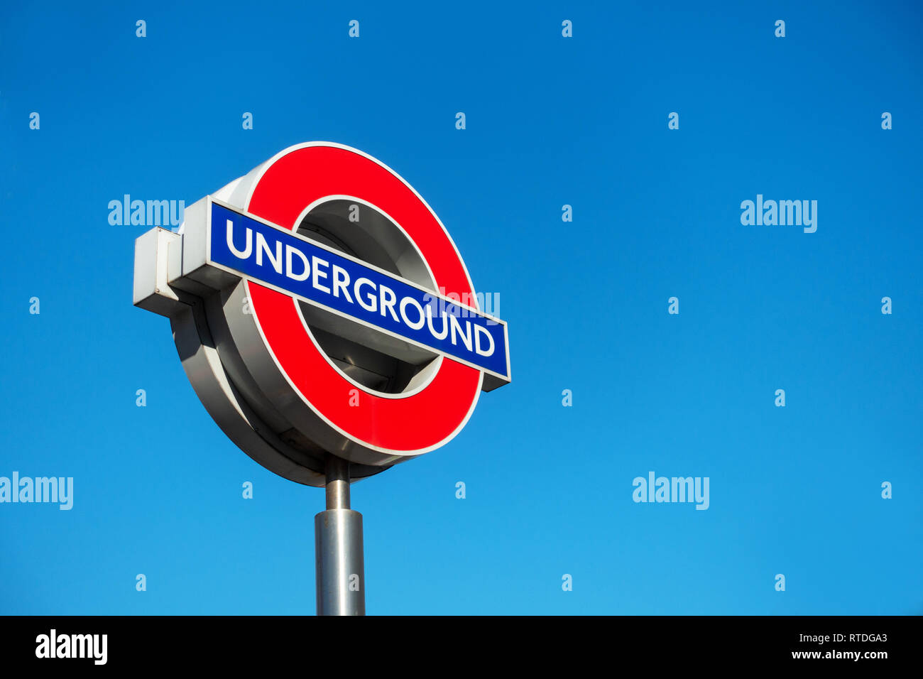 3d london tube sign hi-res stock photography and images - Alamy