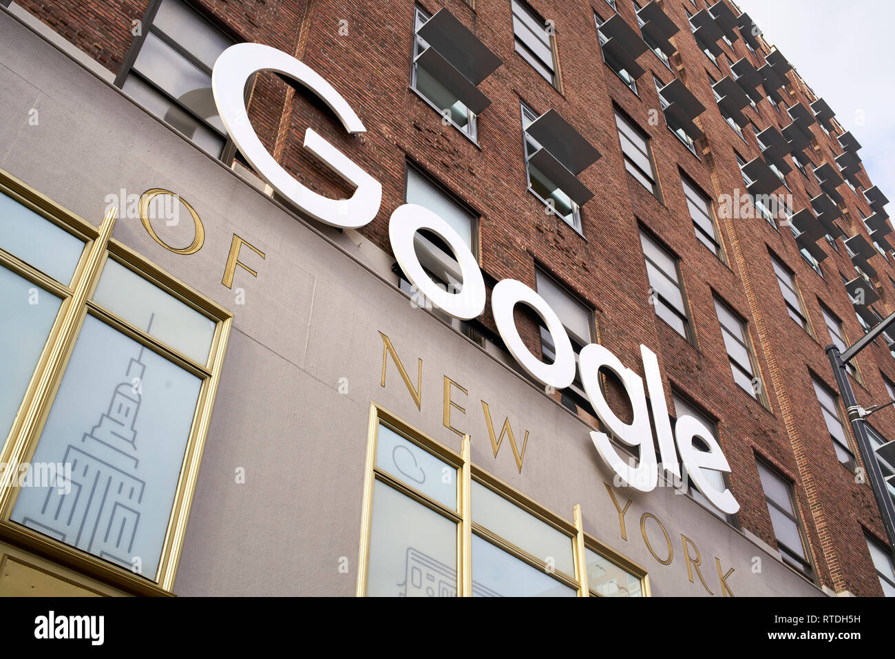Google headquarters building in manhattan hi-res stock photography and ...