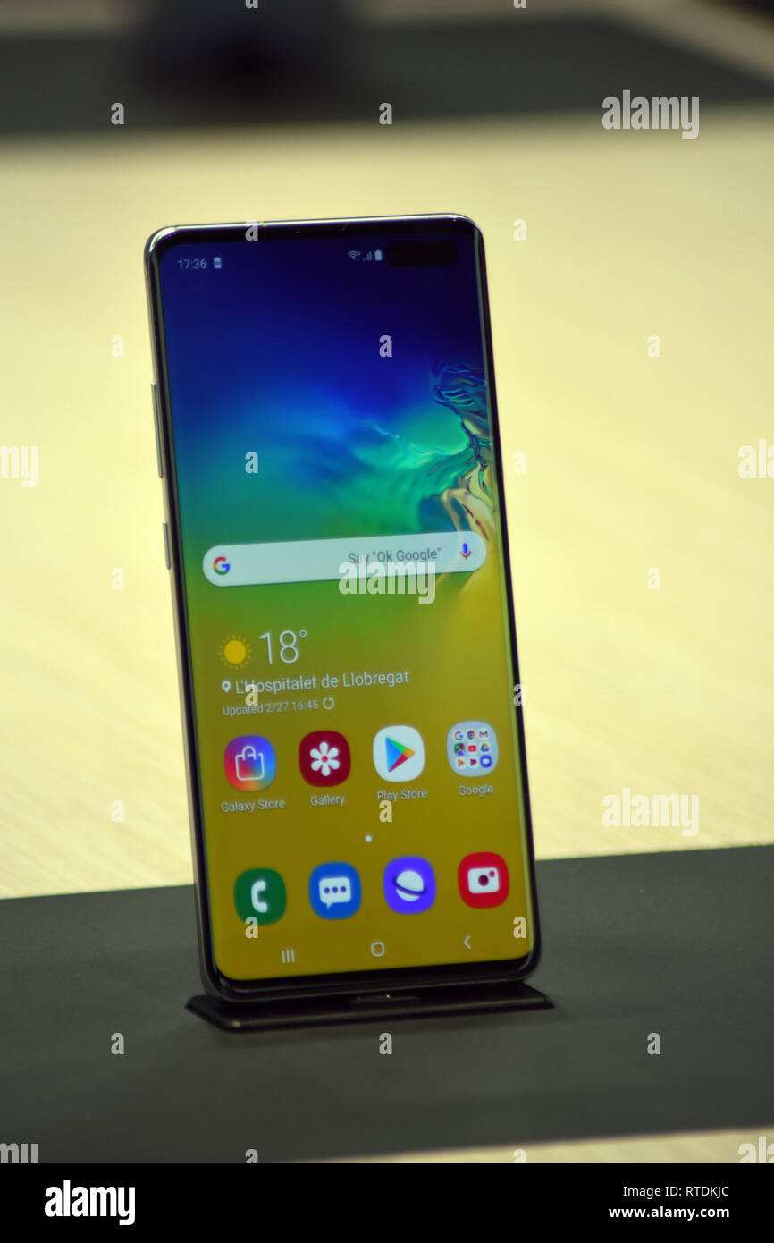 Samsung model hi-res stock photography and images - Alamy