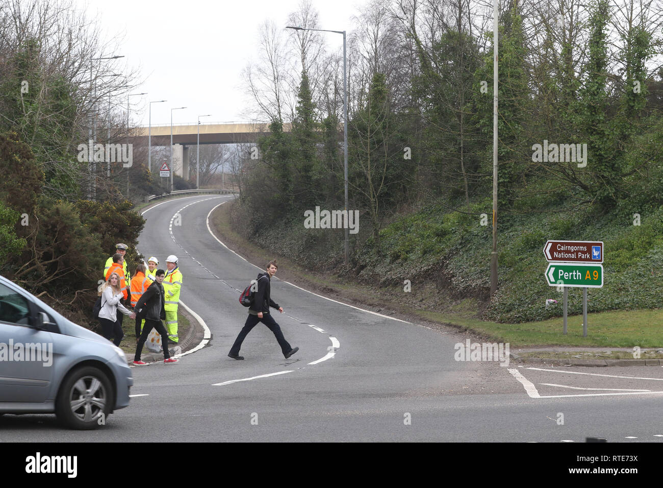 Pedestrian light controlled crossing hi-res stock photography and ...