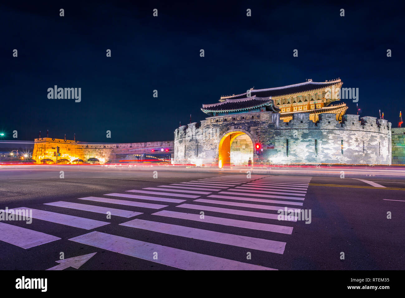 Paldalmun gate architecture hi-res stock photography and images - Alamy