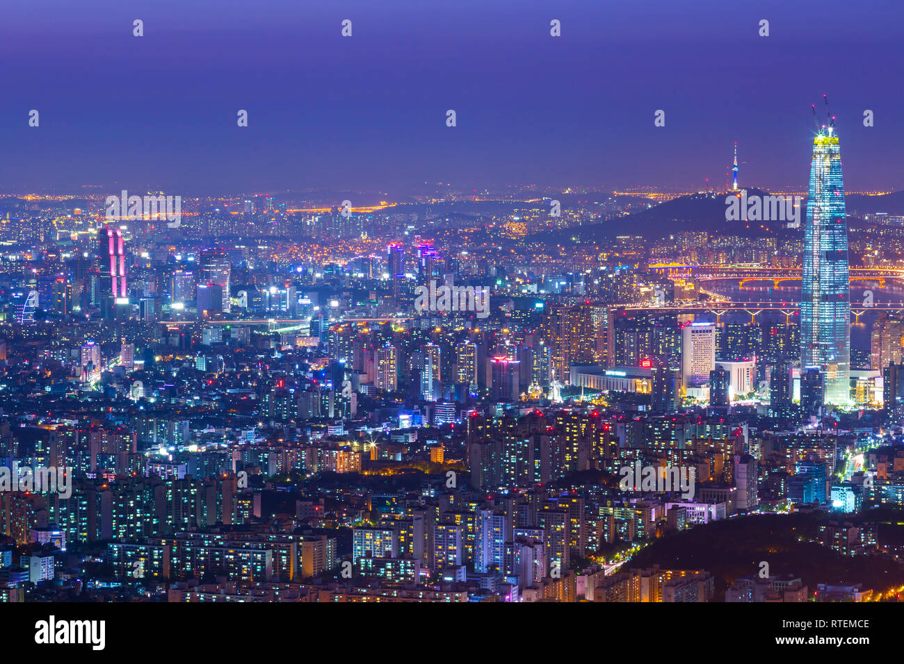 Seoul city and downtown skyline and skyscraper at night, The best view ...