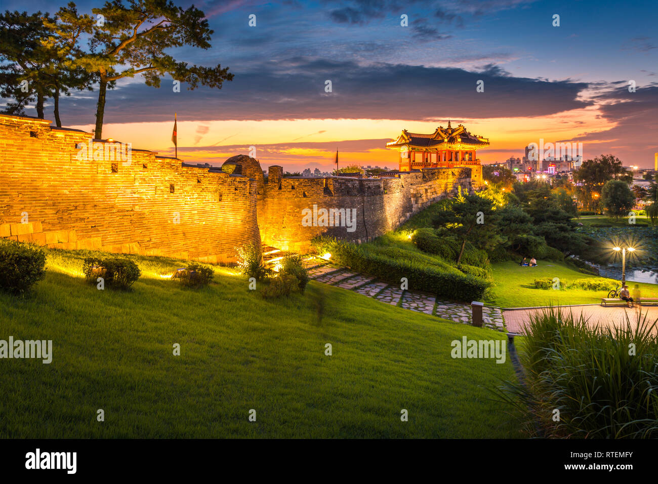 Korea landmark and park after sunset, Traditional Architecture at Suwon ...