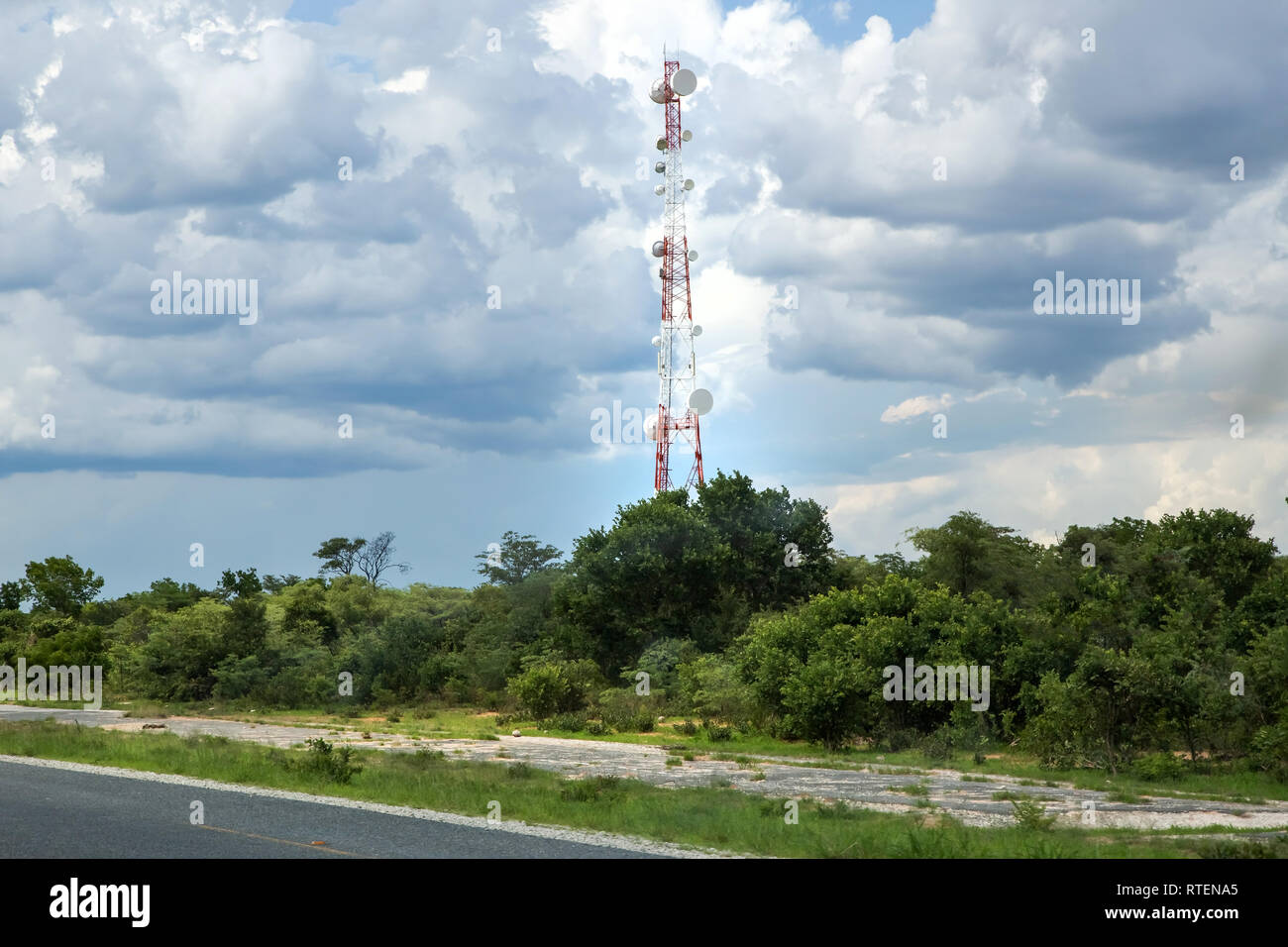 Cell phone towers in africa hi-res stock photography and images - Alamy