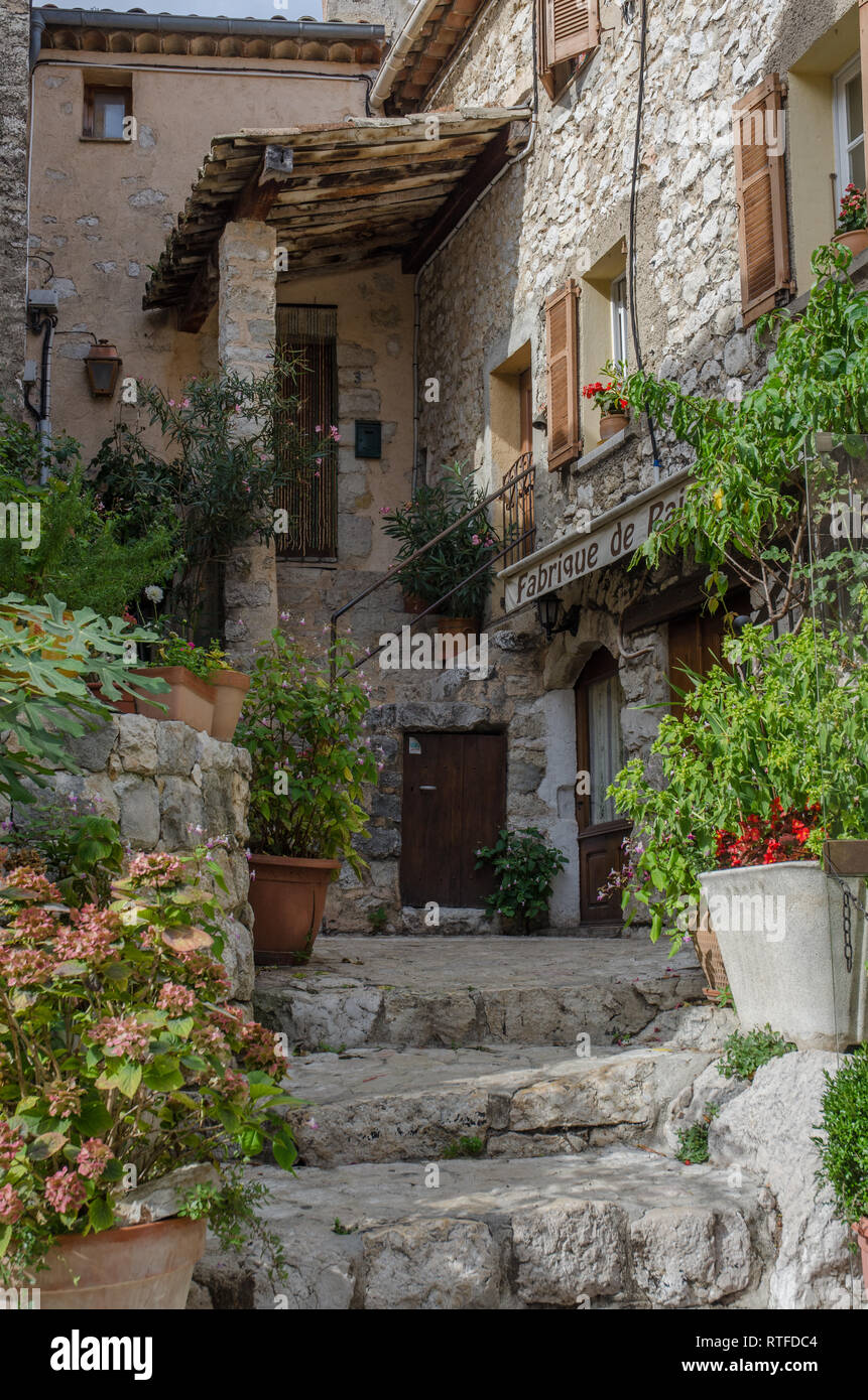 Gourdon provence france hi-res stock photography and images - Alamy