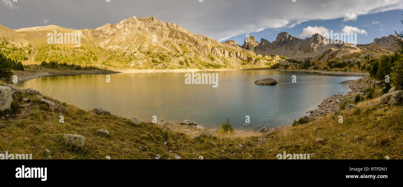 Lake allos hi-res stock photography and images - Alamy