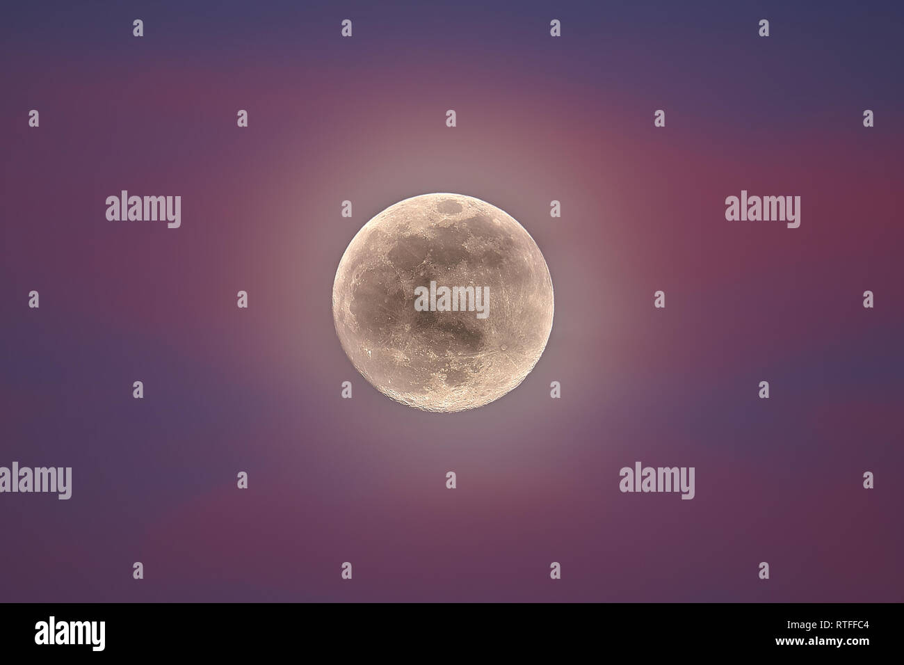 Supermoon night sky hi-res stock photography and images - Alamy