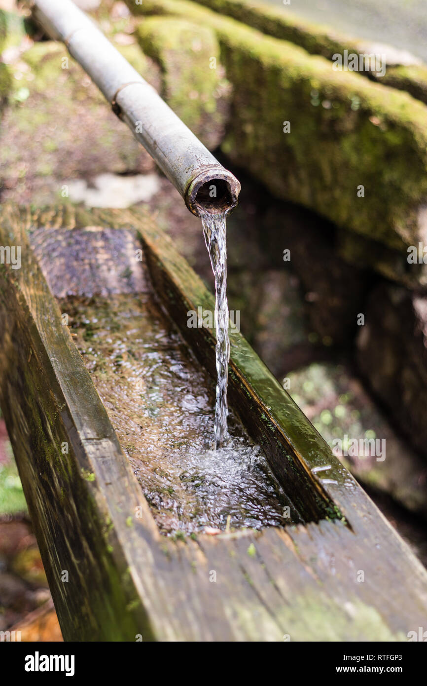bamboo water fountain Stock Photo - Alamy