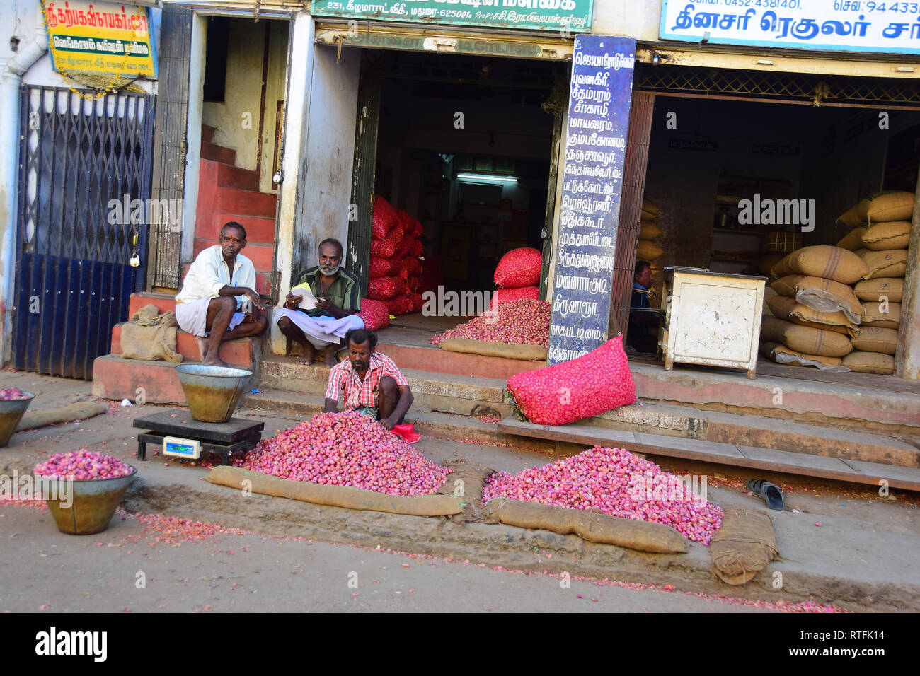 Red Onion shop sellers on street, Madurai, Tamil Nadu, India Stock ...