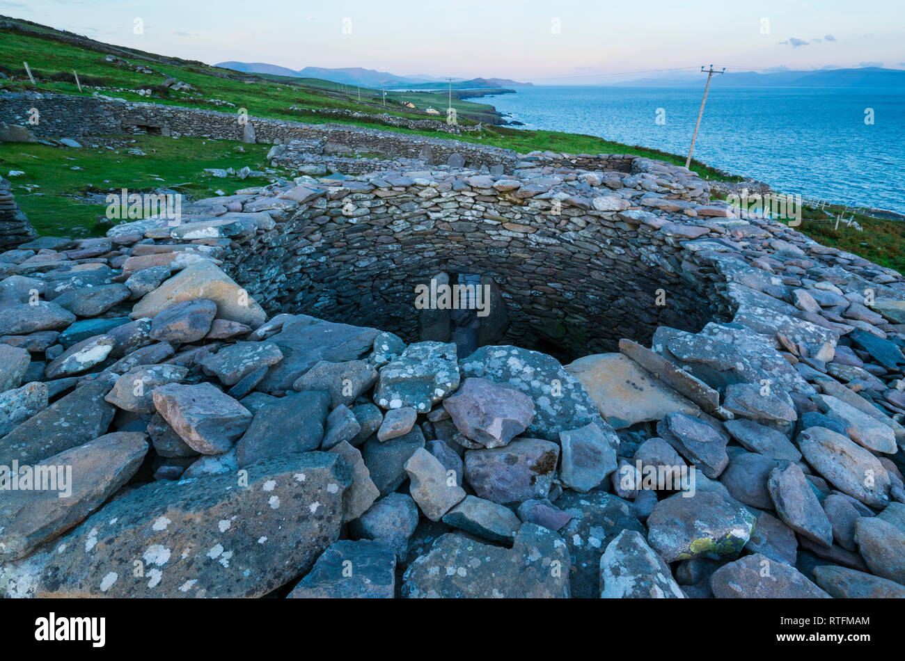 Caher Conor, Fahan Beehive Huts, Mount Eagle, Slea Head Drive, Dingle ...