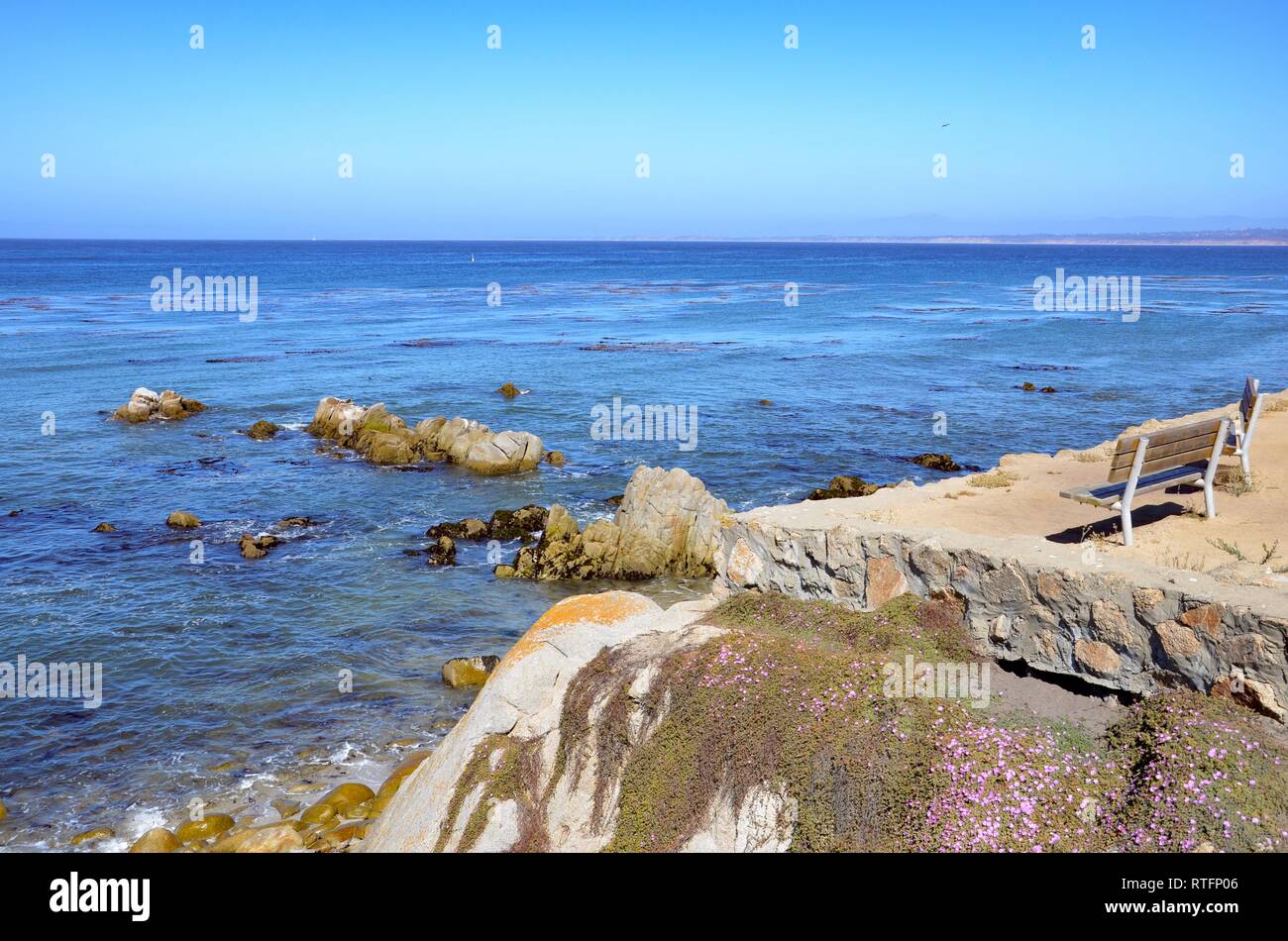 Coastal benches hi-res stock photography and images - Alamy