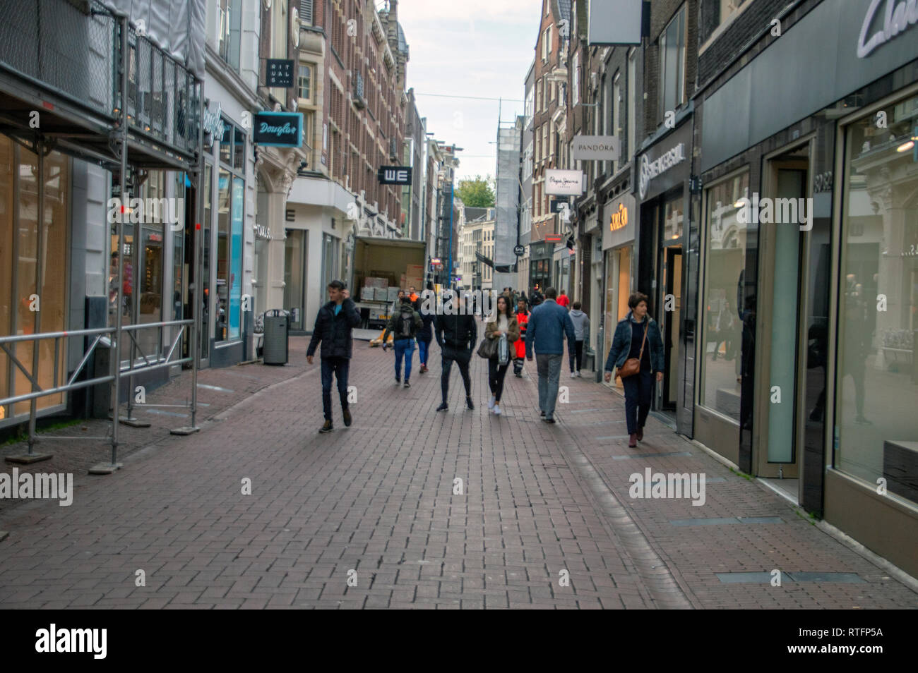 Kalverstraat street hi-res stock photography and images - Alamy