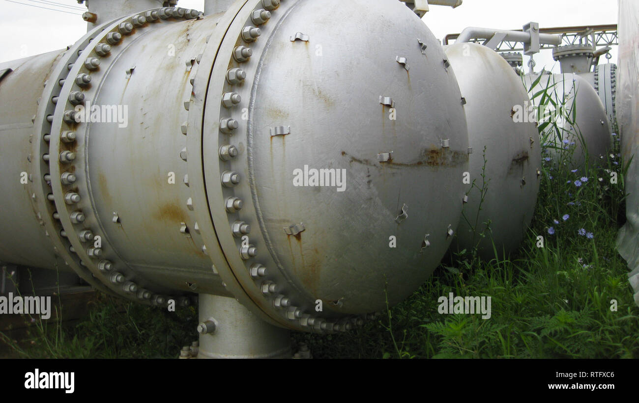 Oil refinery. Equipment for primary oil refining Stock Photo - Alamy