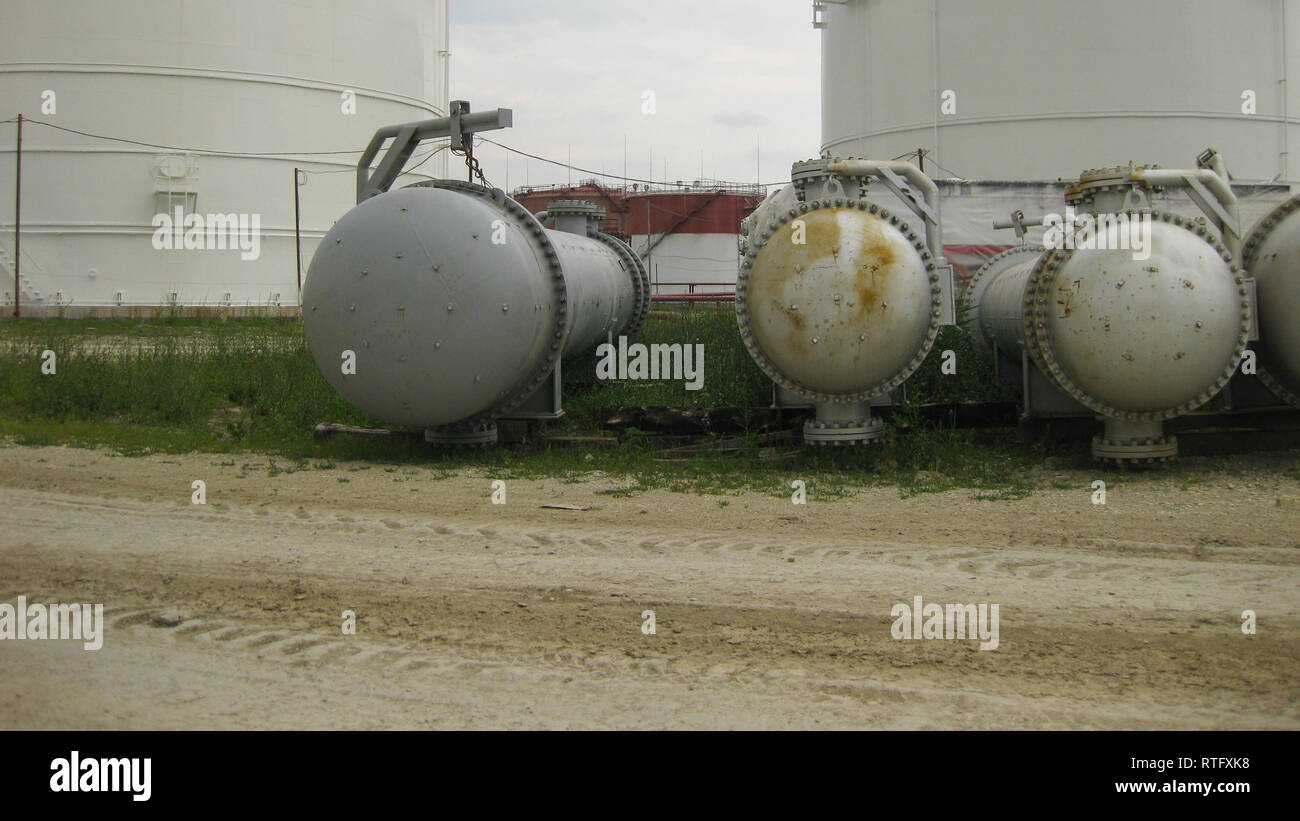 Oil refinery. Equipment for primary oil refining Stock Photo - Alamy