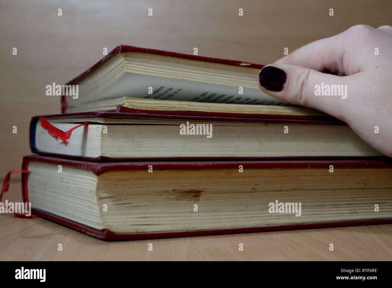 Classic books stack hi-res stock photography and images - Alamy