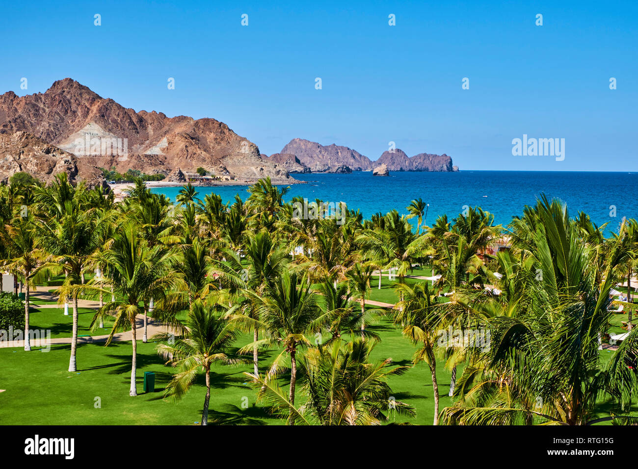 Sultanat of Oman, Gulf of Oman, Mascat, Al Bustan beach Stock Photo - Alamy