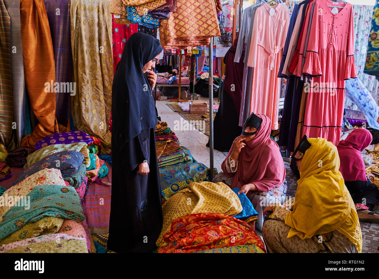 Sultanate of Oman, Al Sharqiya Region, Sinaw, textile market Stock ...