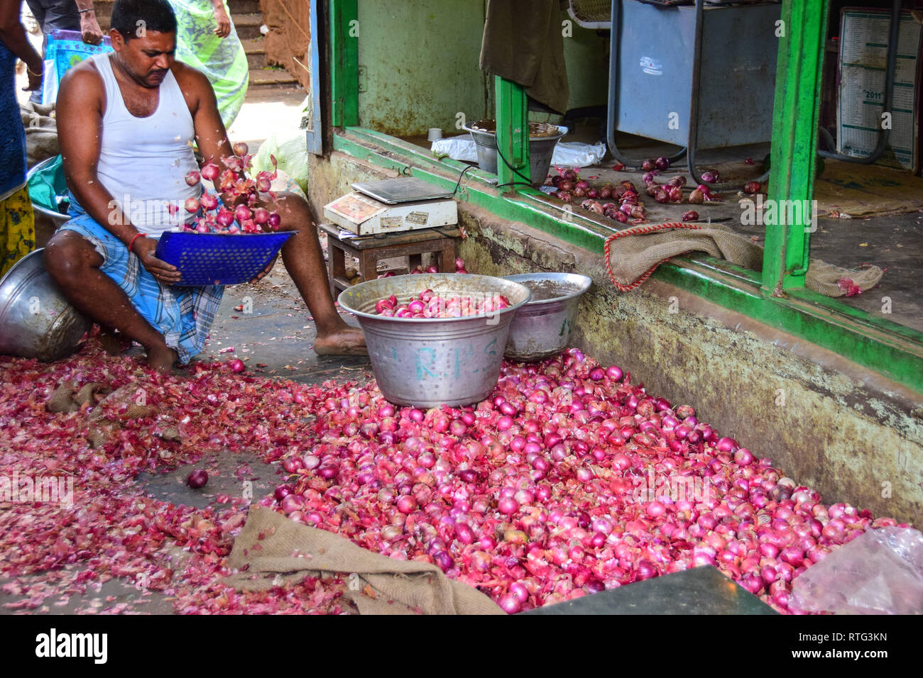 Red Onion seller, Goubert Market, Pondicherry, Puducherry, Tamil Nadu ...