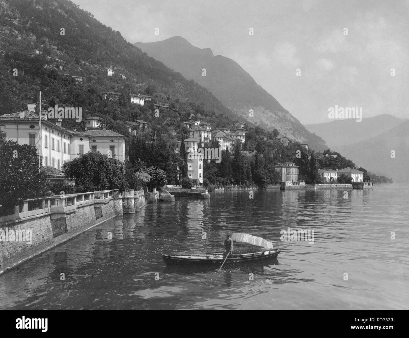 Moltrasio lake como Black and White Stock Photos & Images - Alamy