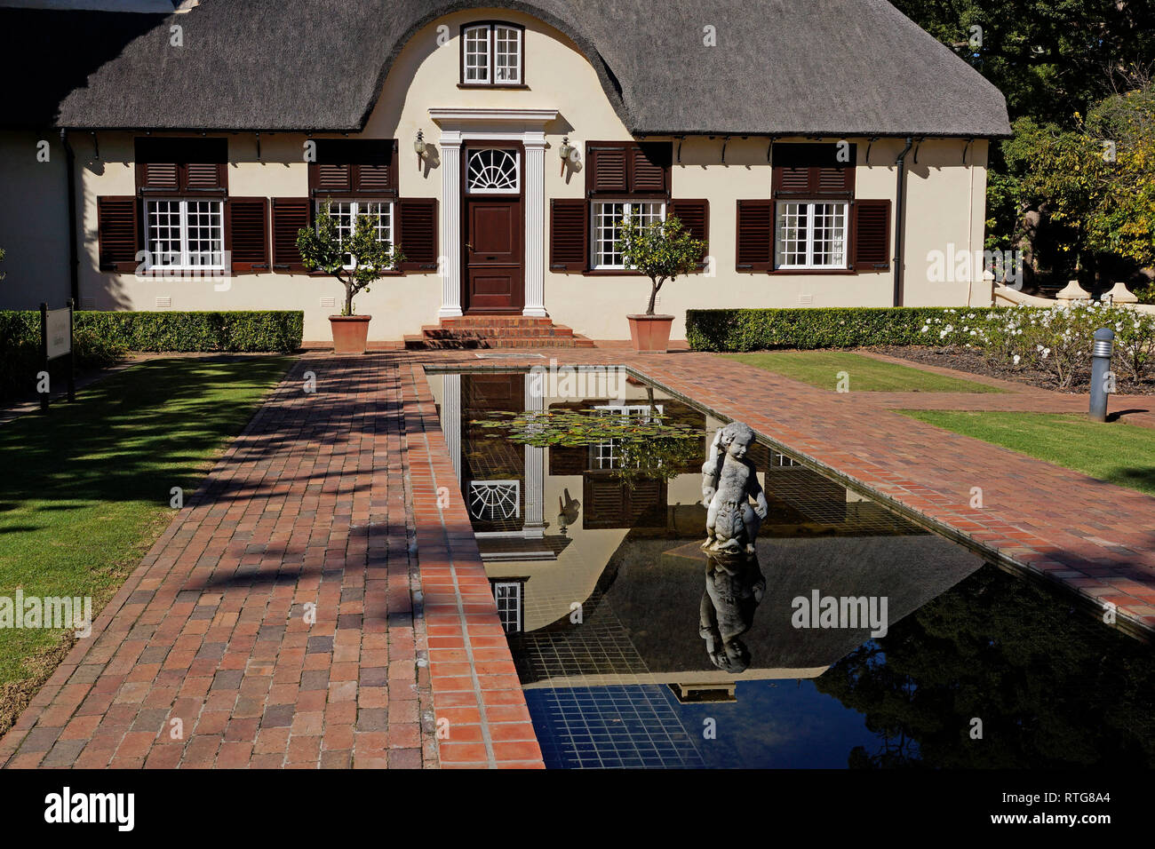 Thatched Homestead at the Vergelegen Estate in Somerset West, South ...