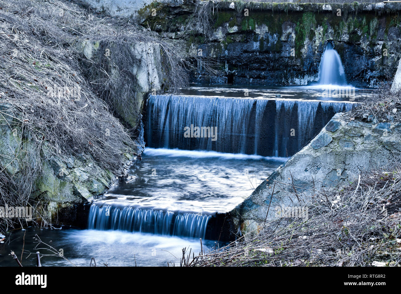 Small stream flowing through autumn hi-res stock photography and images ...