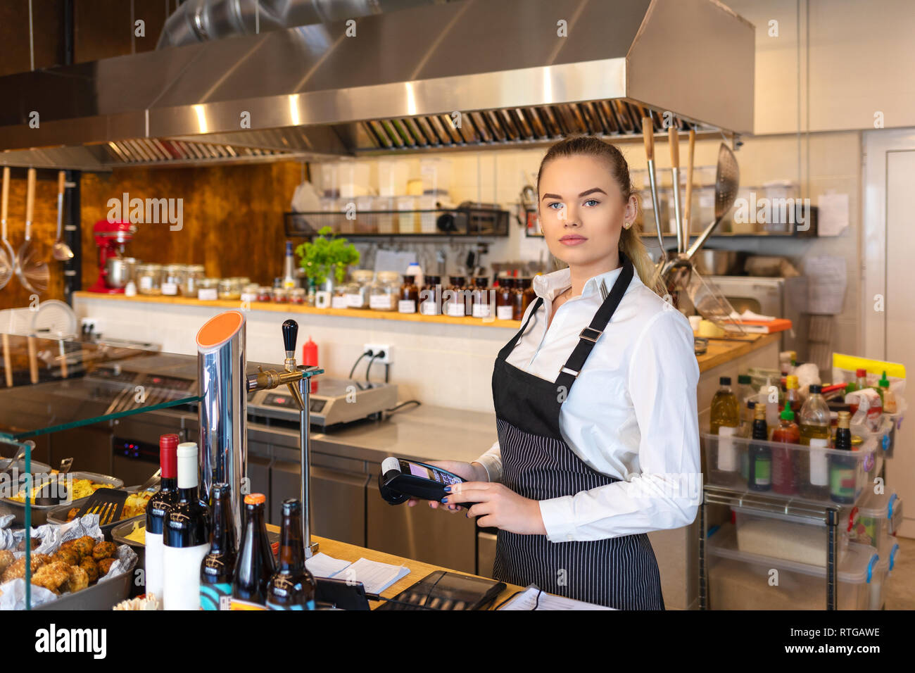 Payment at cashier hi-res stock photography and images - Alamy