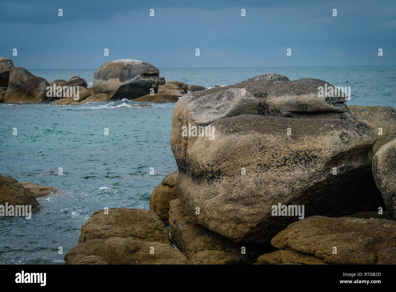 Pareidolia seeing faces in nature in rocks Stock Photo - Alamy