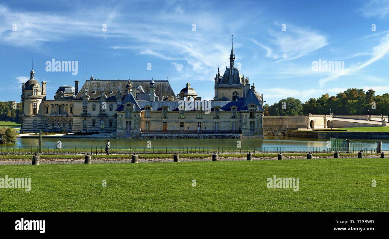 Chantilly castle in France Stock Photo - Alamy