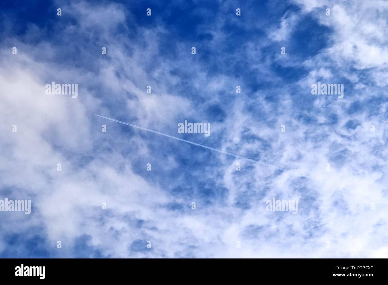 Aircraft Wing Sky Contrail High Resolution Stock Photography and Images ...