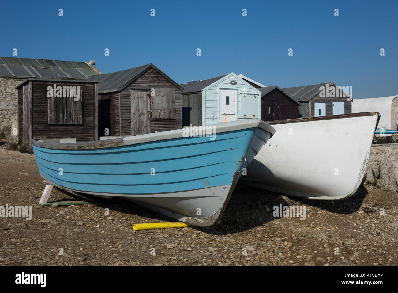 Portland bill beach huts hi-res stock photography and images - Alamy