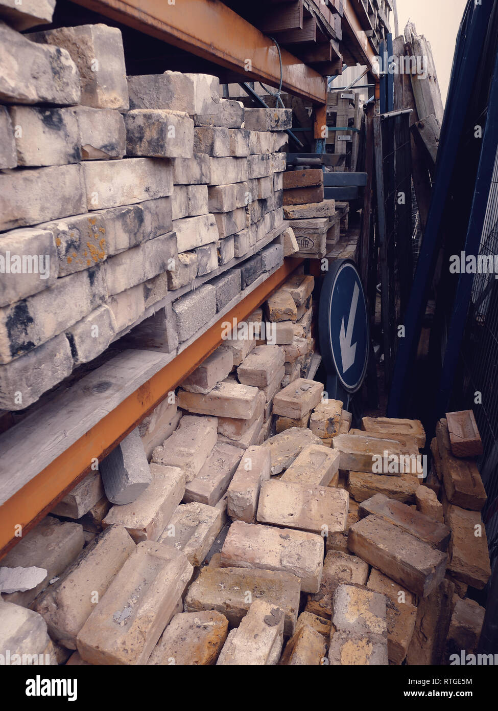 Rows of the bricks hi-res stock photography and images - Alamy