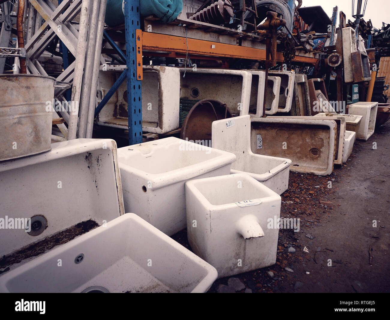 Recycling yard england bricks hi-res stock photography and images - Alamy