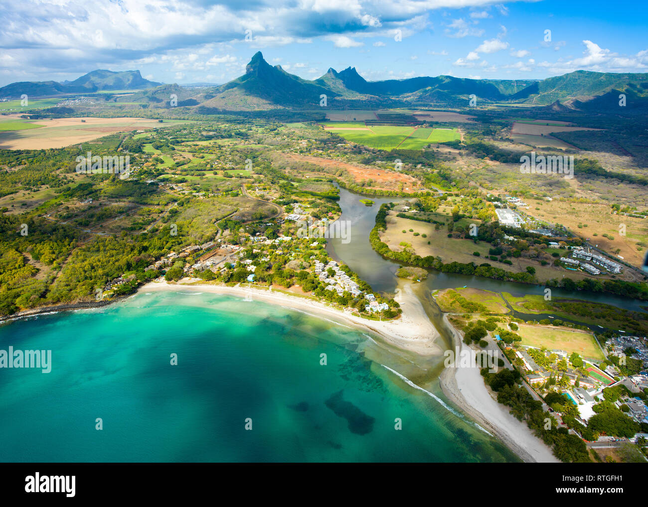 Aerial view of Mauritius island panorama and beautiful blue lagoon ...