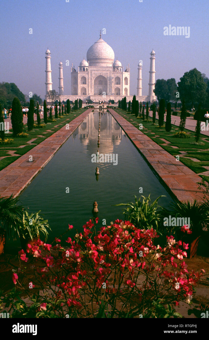 Taj Mahal Sunrise, Yamuna River, Jamuna, Jamna, Agra India India Stock ...