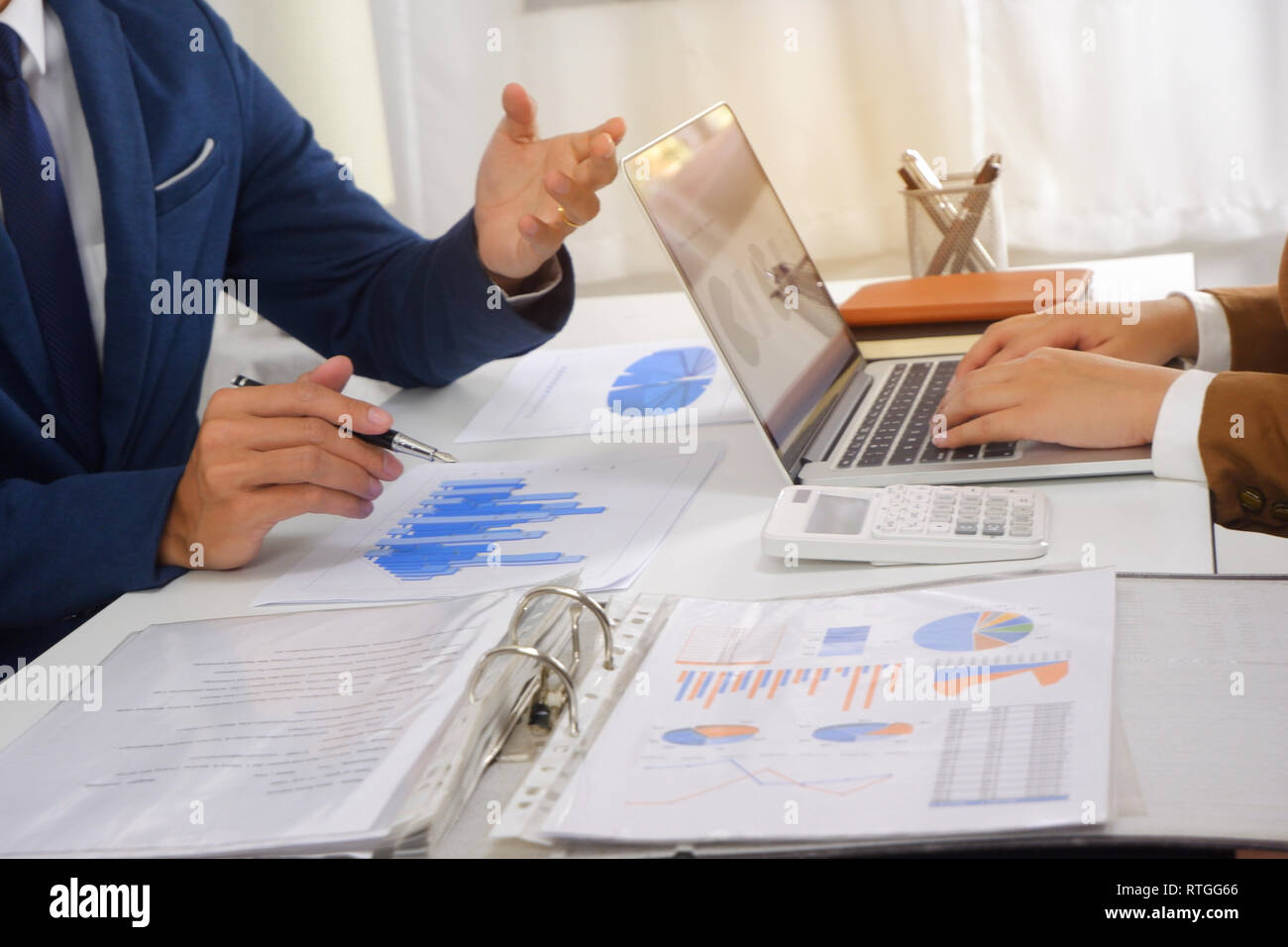 Businesspeople meeting design idea, professional investor working in ...