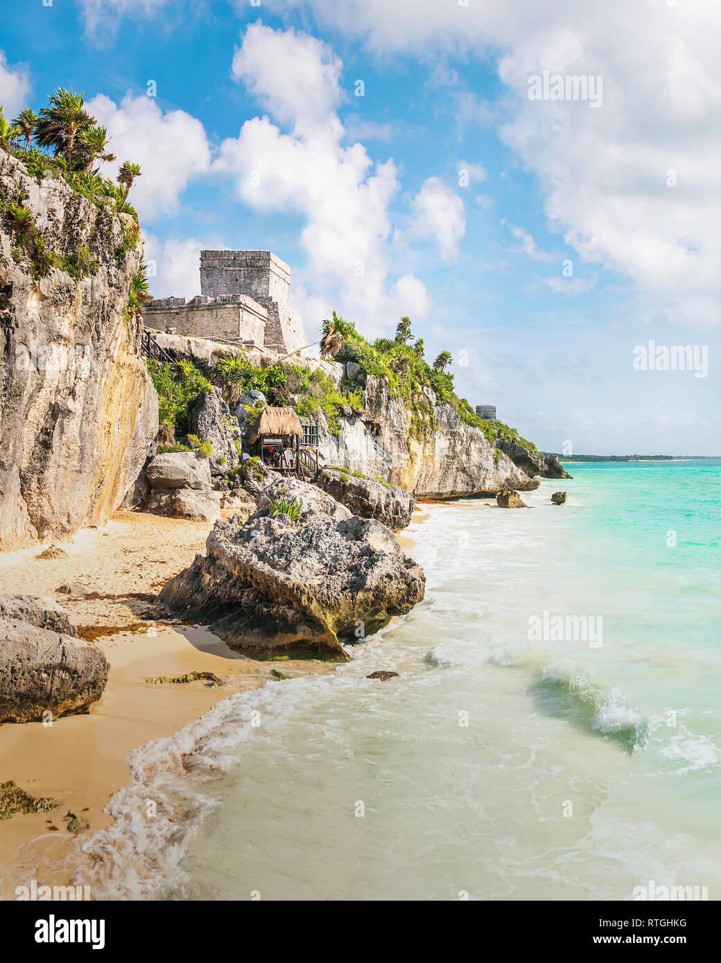 Beach by mayan ruins tulum hi-res stock photography and images - Alamy