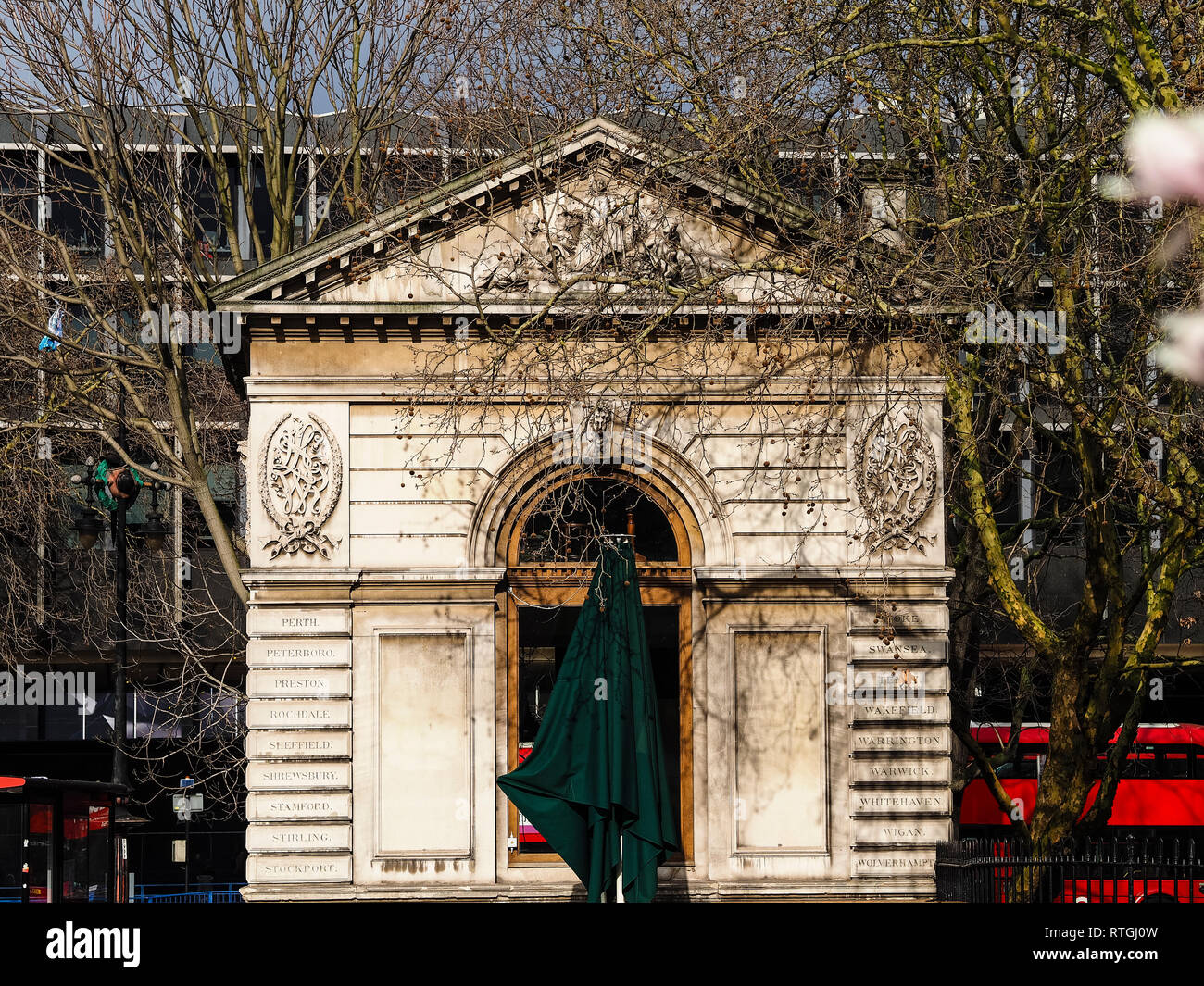 Euston Arch Station High Resolution Stock Photography and Images - Alamy