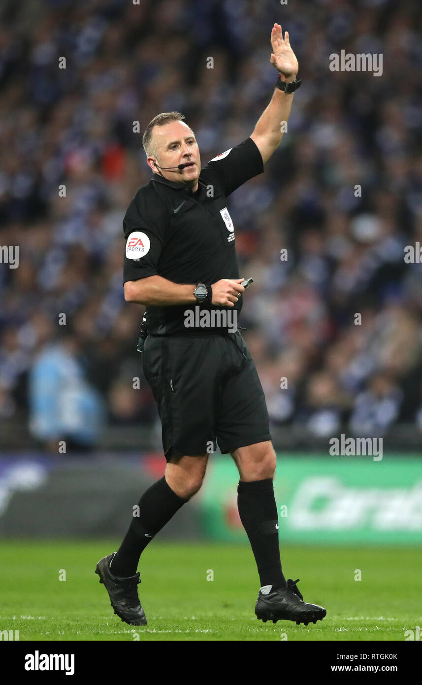 Referee Jon Moss Stock Photo - Alamy