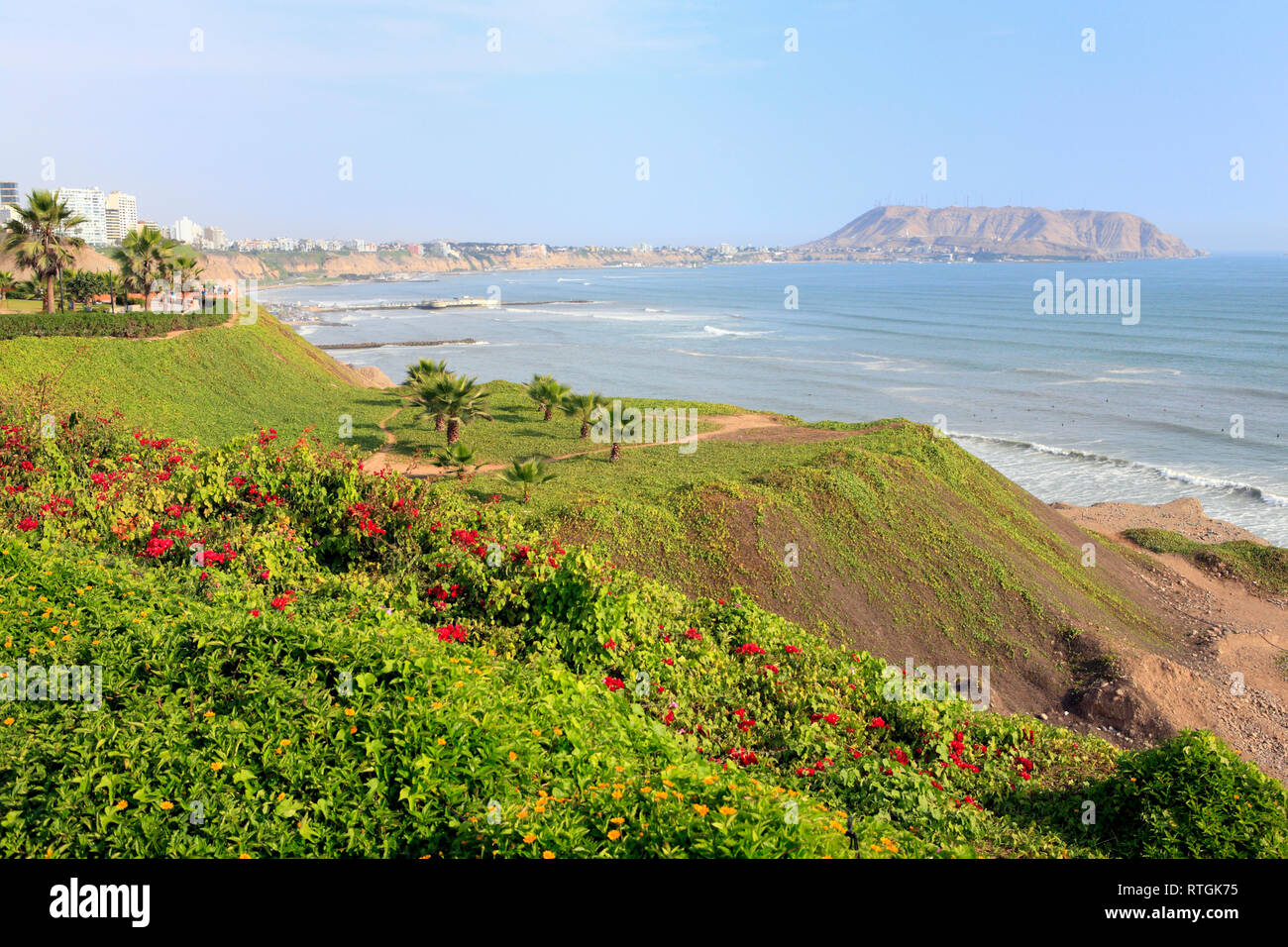 Pacific coast in Miraflores, Lima, Peru Stock Photo - Alamy