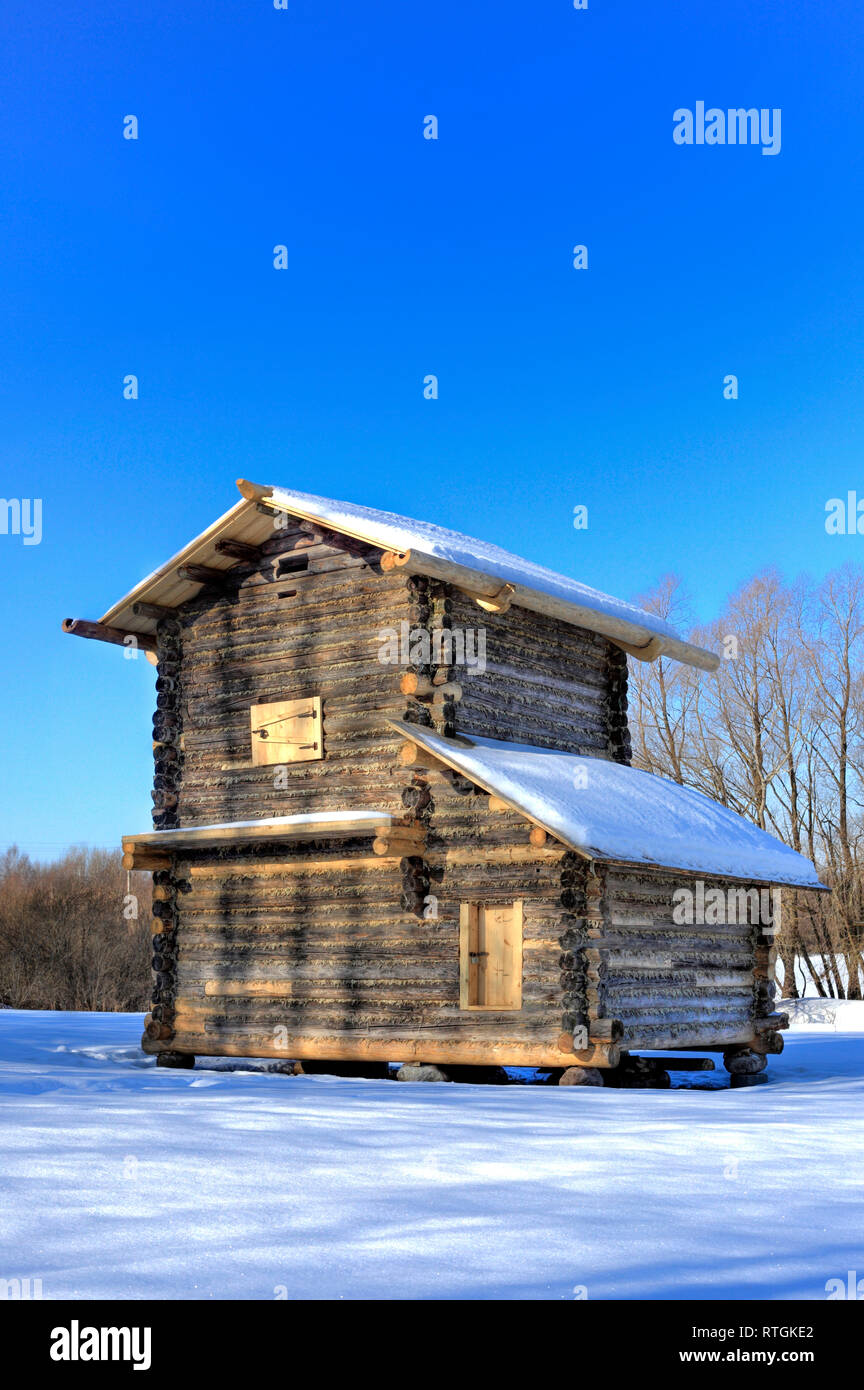 Traditional 19th century russian house hi-res stock photography and ...